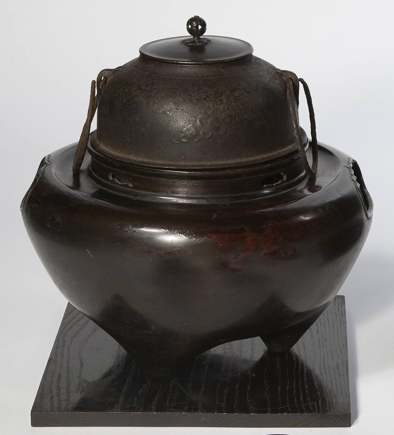 Tea Kettle (Kama) with Lid and Lifting Rings | Isabella Stewart Gardner ...