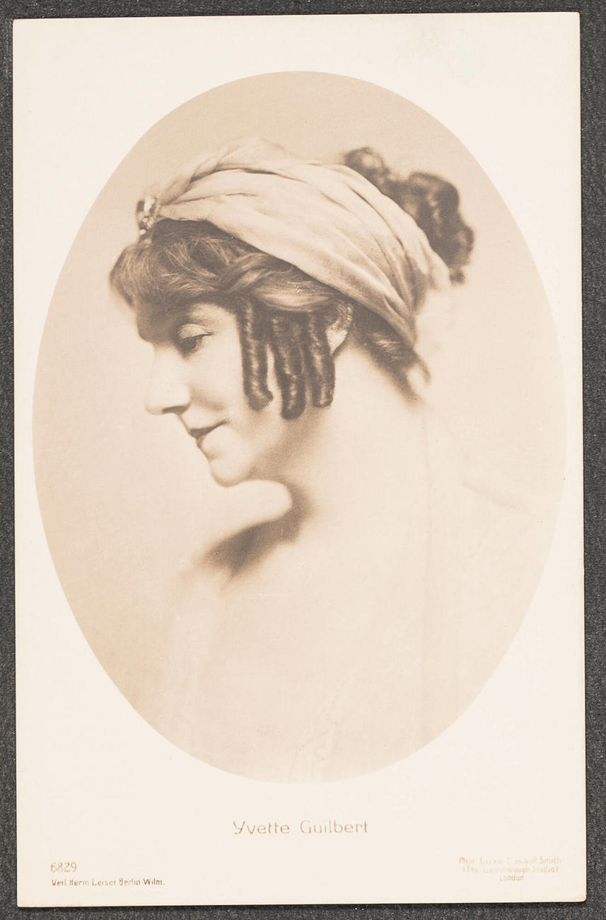 Photograph Postcard of Yvette Guilbert | Isabella Stewart Gardner Museum