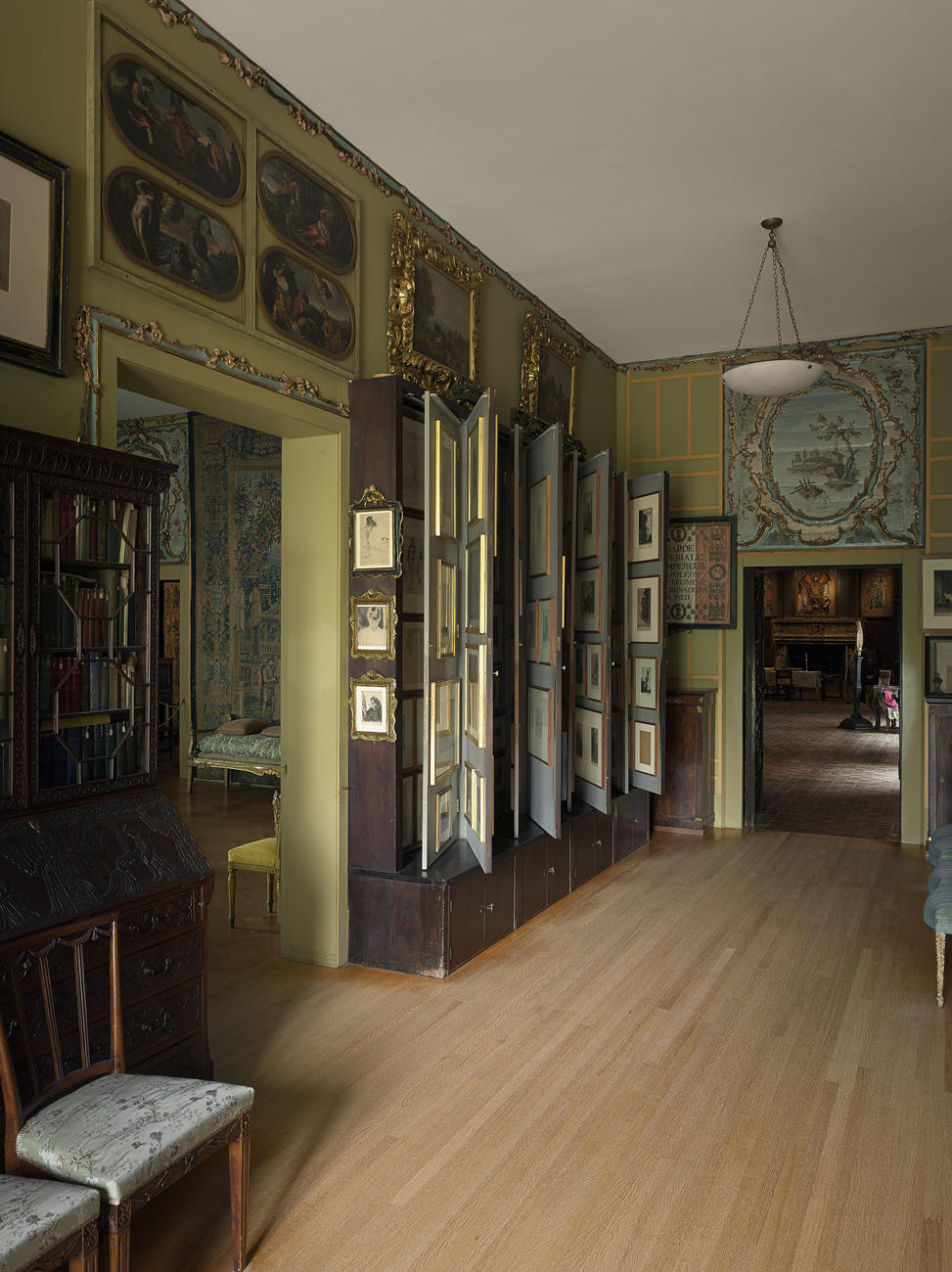 Short Gallery | Gallery Rooms